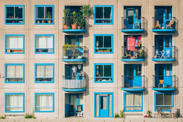 Architect’s Guide to Cantilever Balcony: Detailing & Types